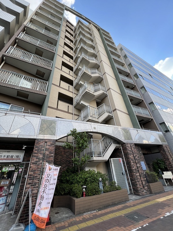 Dolph Korakuen Station Front #203 / Tokyo Apartments and Houses to Rent ...